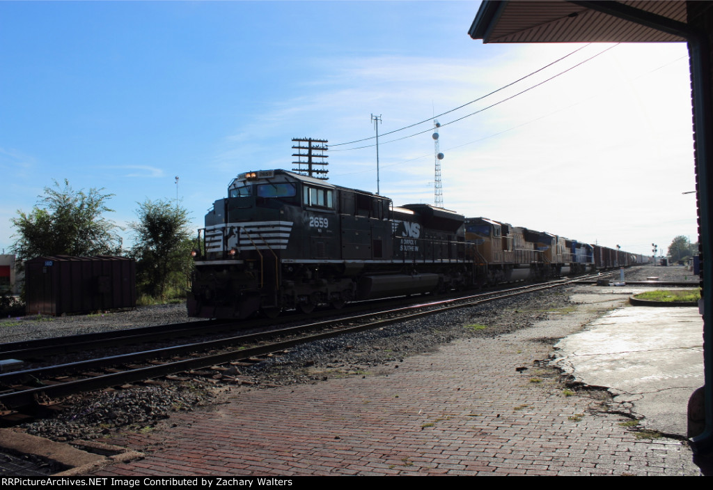 NS 2659 UP 4797 4144